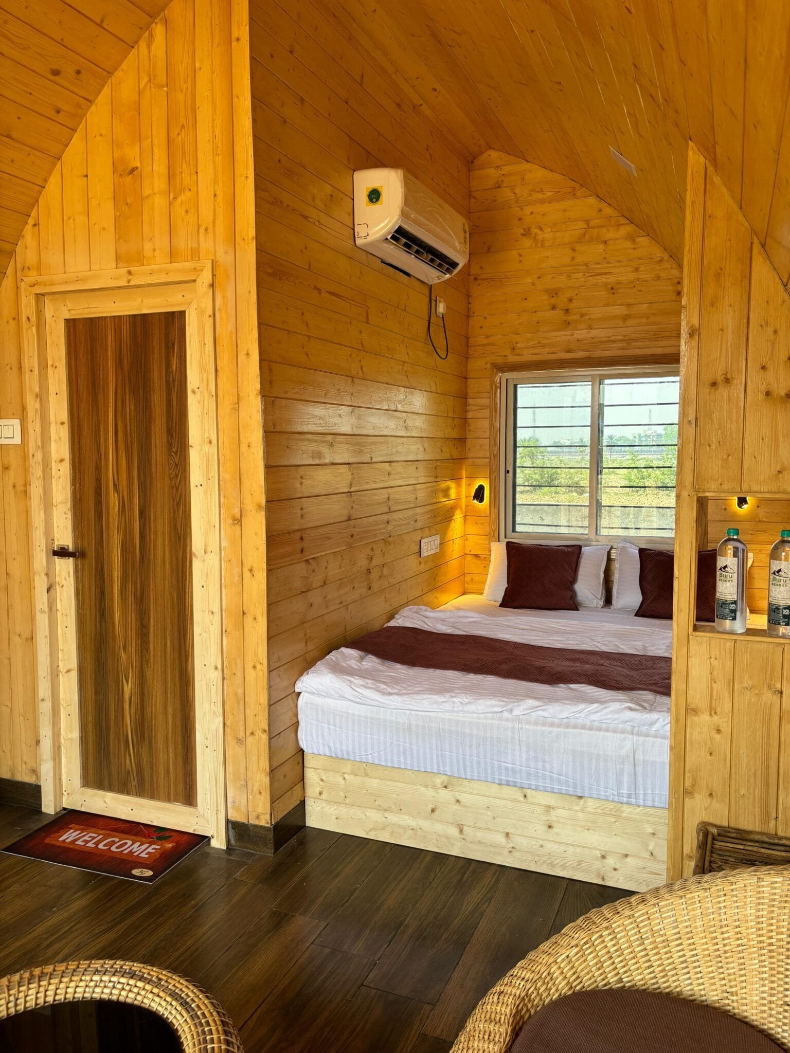 Luxury lawn View Wooden Cottage – Buru Resort